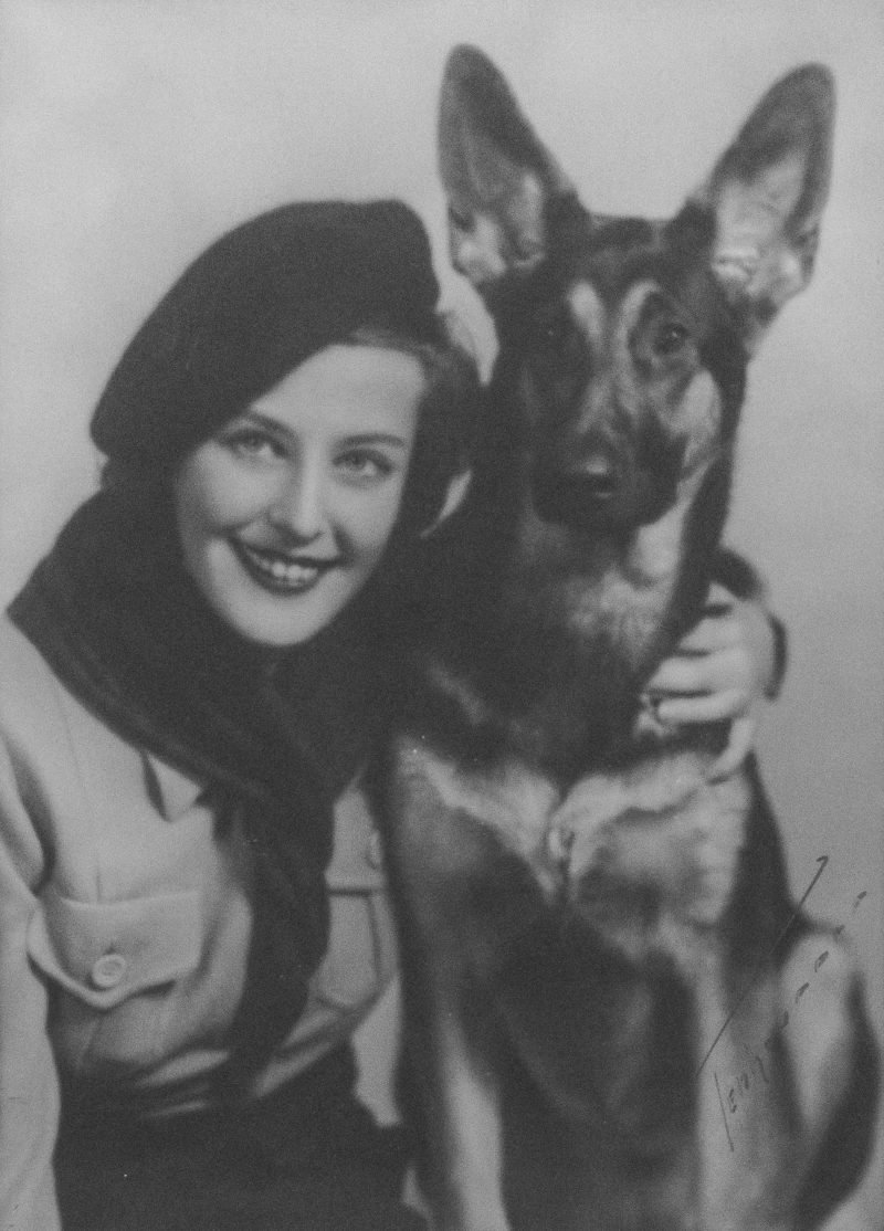 Ester Toivonen and German Shepherd | Koiramuseo